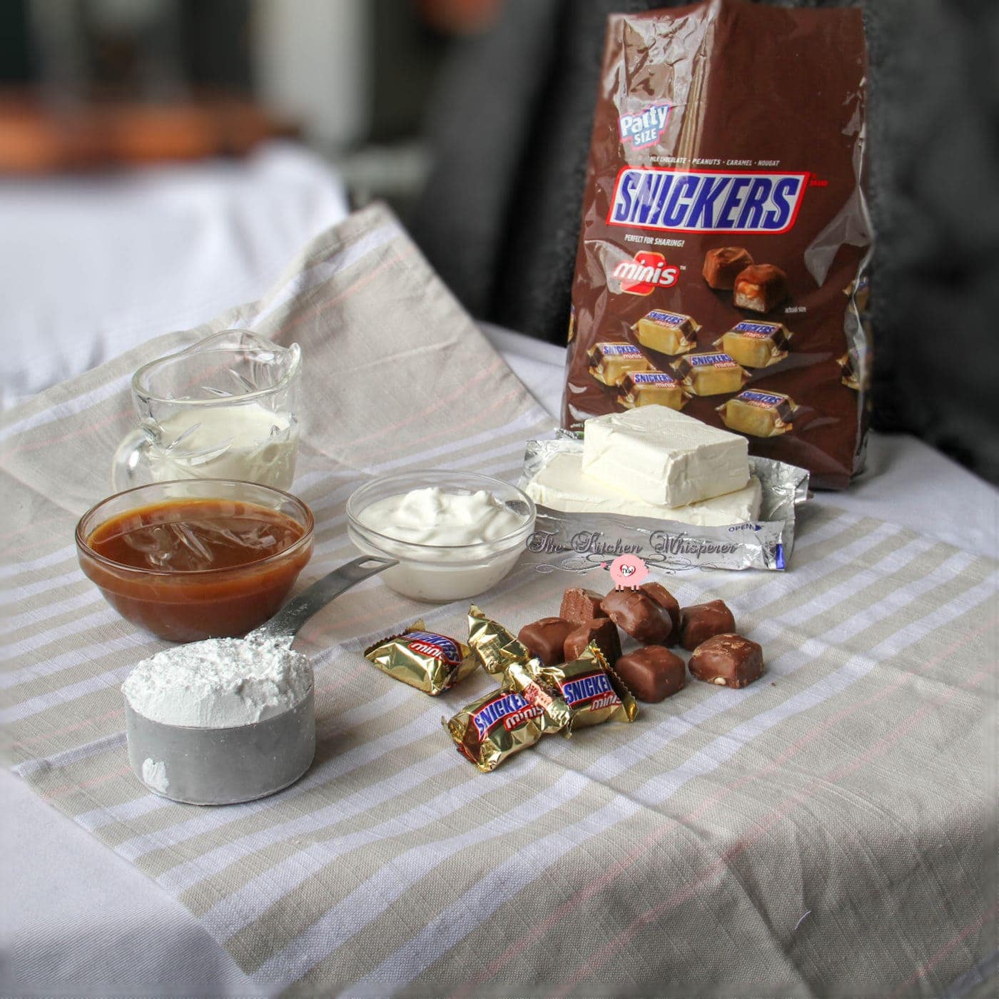 SNICKERS® Cheesecake Dip with Cinnamon Sugar TOSTITO® Scoops - The ...