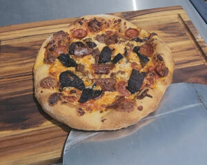 A Pizzaiola's Guide To Pizza on The Big Green Egg